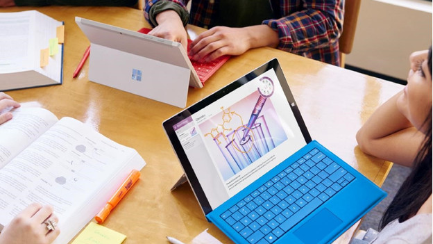 How do you choose a Windows laptop for school? - Coolblue - anything ...