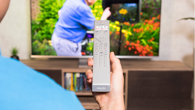 Expert review of the Philips The One (PUS8807) - Coolblue - anything ...