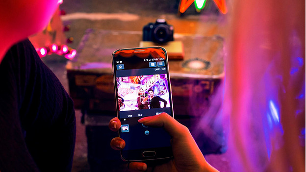 How does Bluetooth work on a camera? - Coolblue - anything for a smile