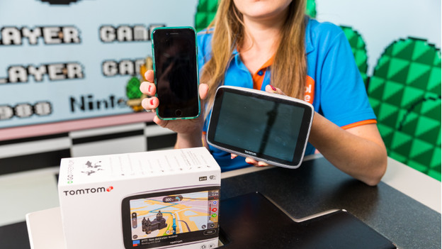 How do I connect TomTom MyDrive to my smartphone? - Coolblue - anything ...