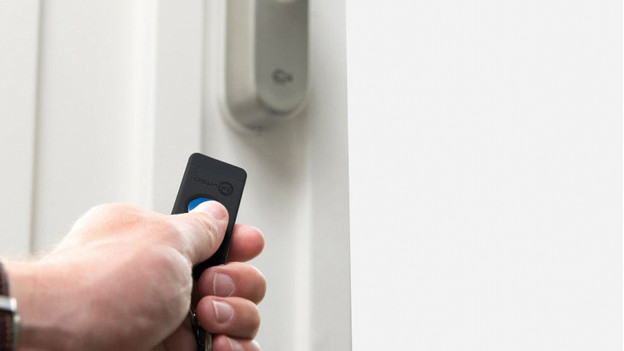 In what ways can you open a smart doorlock? - Coolblue - anything for a ...