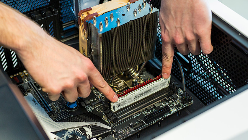 How do you replace the RAM in a desktop? - Coolblue - Before 23:59 ...