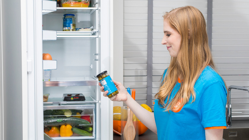 What can and can't go in the fridge? - Coolblue - anything for a smile