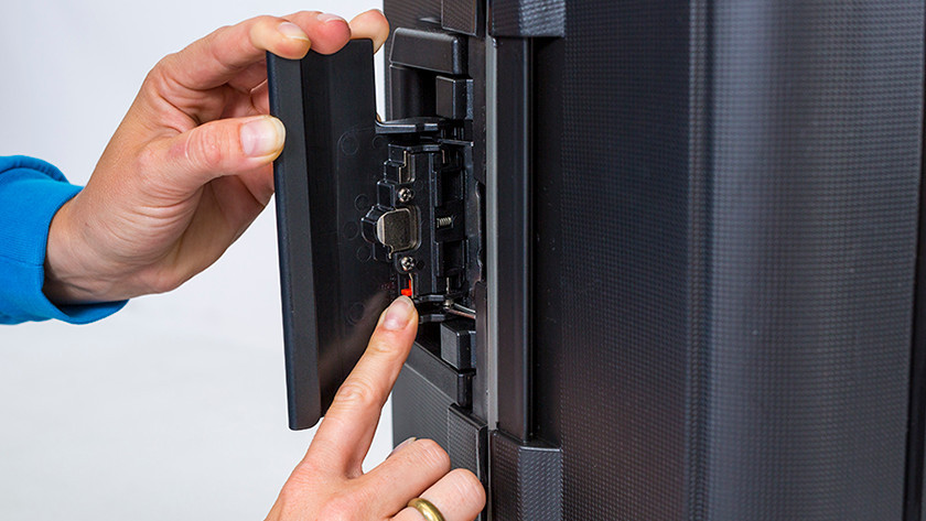 Setting a TSA snap lock with a red handle - Coolblue - Before 23:59 ...