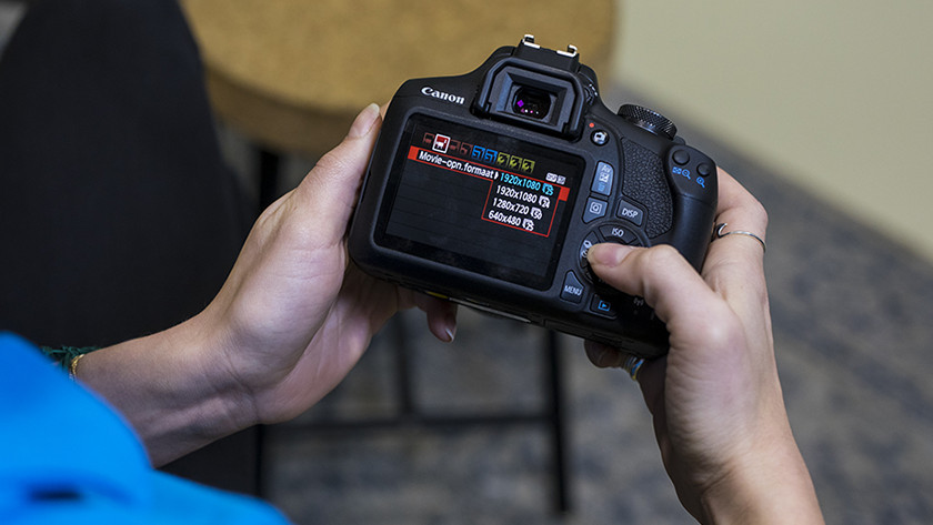 Vergelijk de Nikon D3500 met de Canon EOS 2000D - Coolblue - alles voor ...