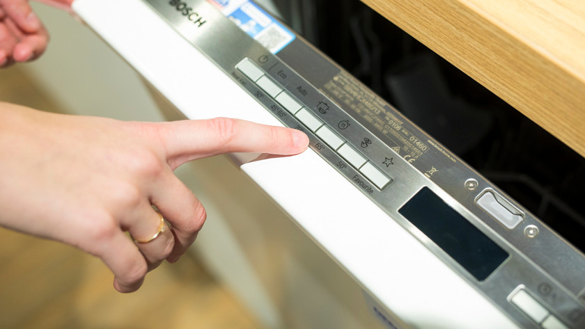 How do you descale a dishwasher? - Coolblue - anything for a smile