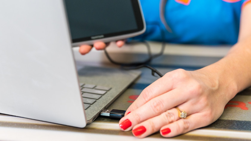 Comment mettre à jour mon TomTom avec MyDrive Connect ? - Coolblue ...