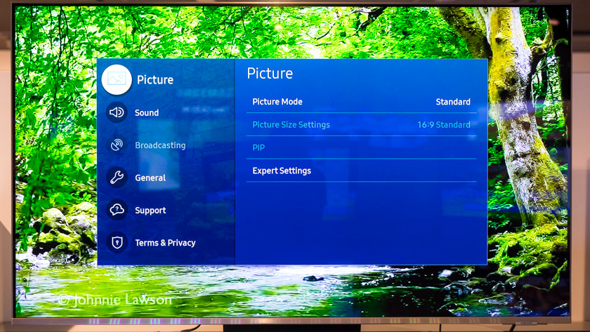 How do you solve stripes on the screen of your Samsung TV? - Coolblue ...