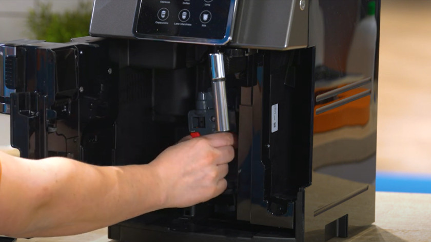 How do you clean the brew group of your De'Longhi Perfecta? - Coolblue ...