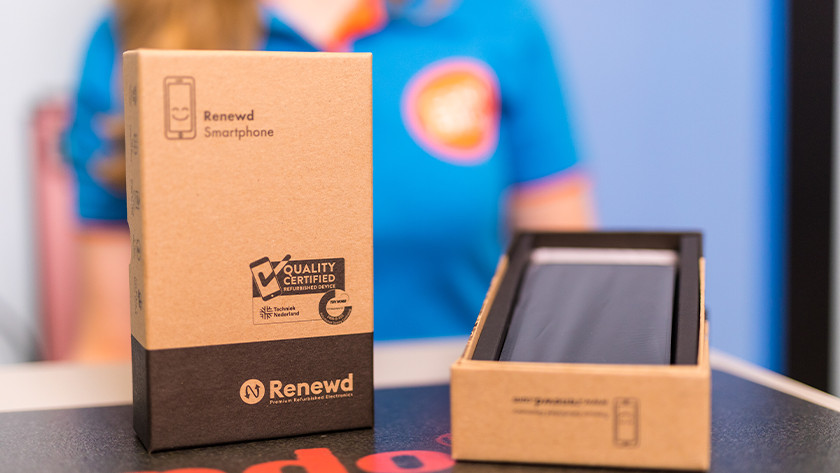 Everything on refurbished iPhone - Coolblue - Before 23:59, delivered ...