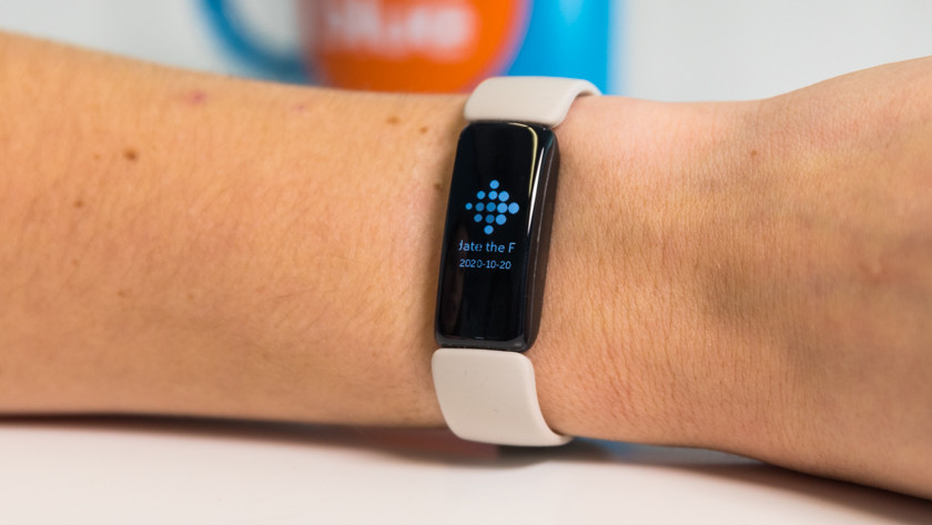 How do you solve problems setting up your Fitbit? - Coolblue - anything ...